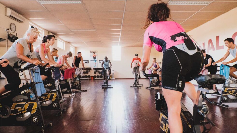 RPM : cours de vélo indoor pour perdre du poids rapidement.